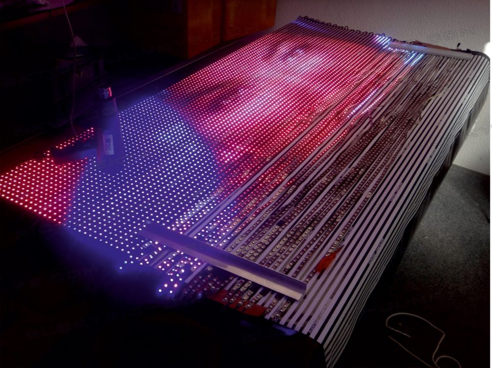 How To - Building an flexible LED Curtain display by LED strips