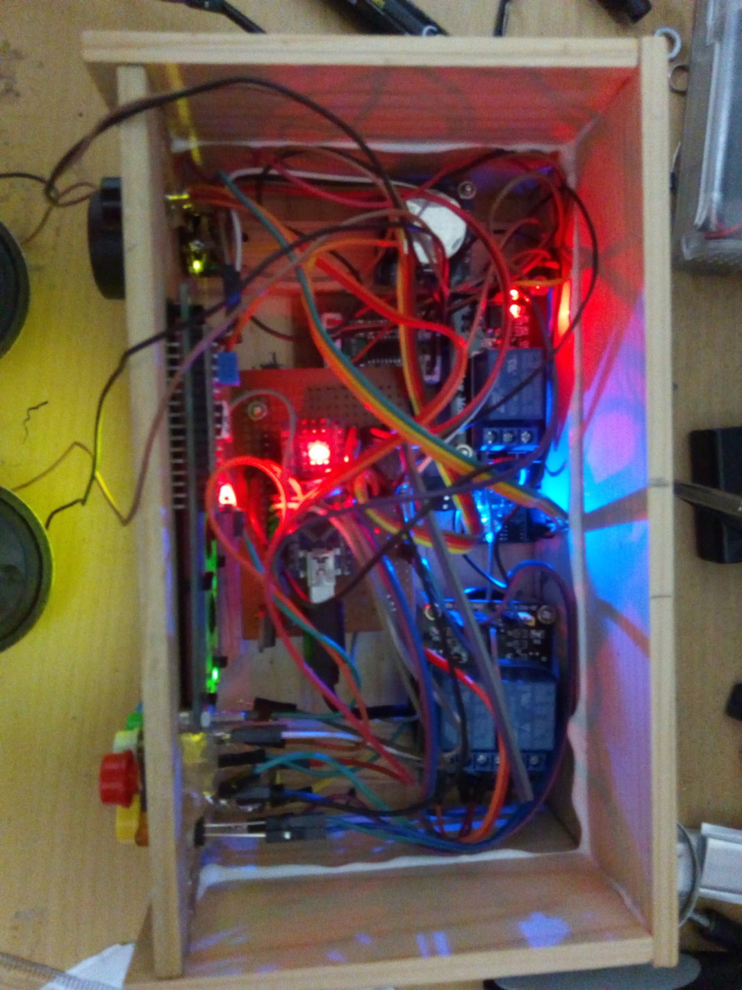 Alarm Clock Radio Using Arduino - Guest DIY Project