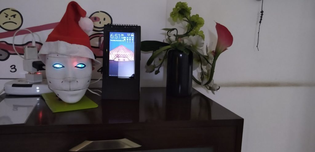 Smart Digital Calendar That Tells You Live News From EFY | DIY