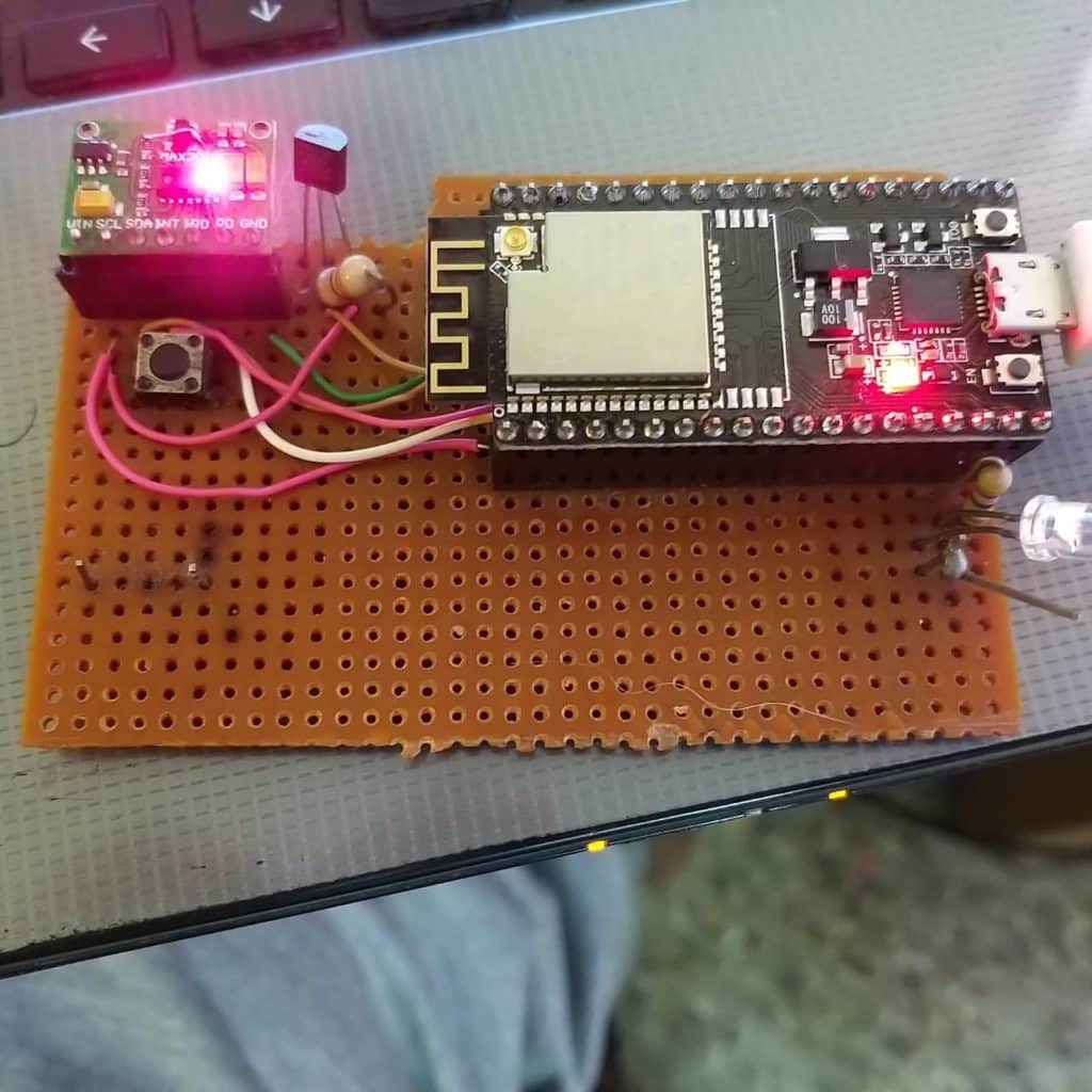 Make Your Own Temperature And Pulse Oximeter | Full Electronics Project