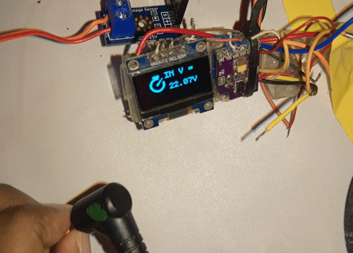 Finger-Sized Portable Voltmeter | Full DIY Project