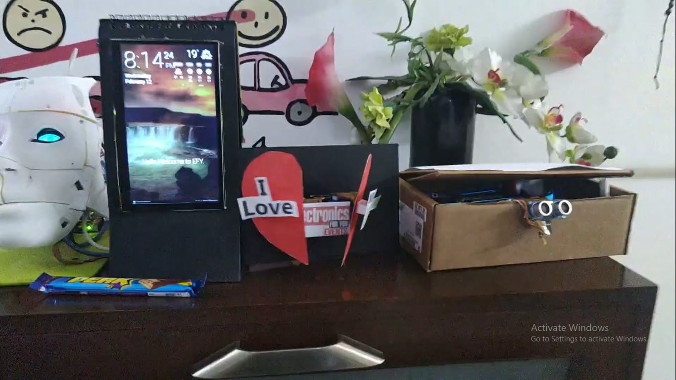 RoboSanta - Chocolate Distribution System | Arduino Project