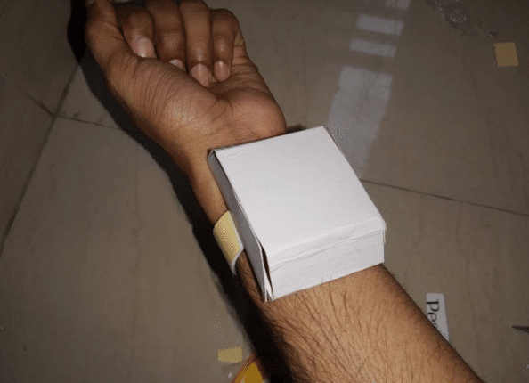 Wearable AC/Heater For Both Hot and Cold Environments
