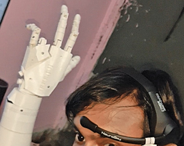 Mind-Controlled Prosthetic Arm | Full Electronics Project - Be Yourself, Feel Inspired