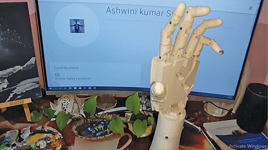 Mind Controlled Prosthetic Arm | Full Electronics Project