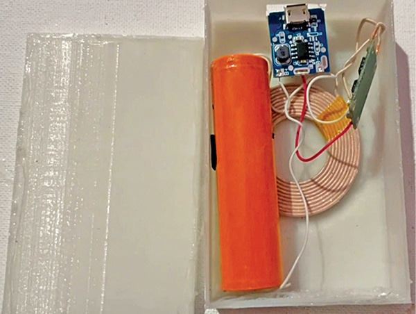 MagSafe Enabled Wireless Power Bank | Full Electronics Project