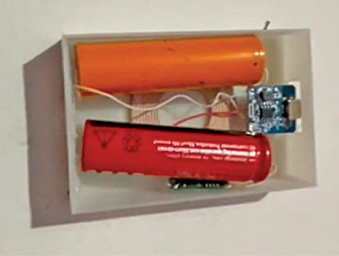 MagSafe Enabled Wireless Power Bank | Full Electronics Project
