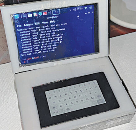 Make Smallest Touchscreen Raspberry Pi Laptop with E ink Display