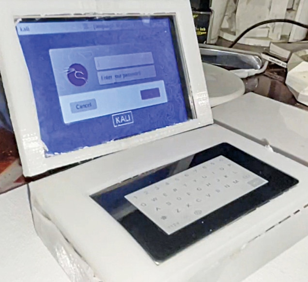 Make Smallest Touchscreen Raspberry Pi Laptop with E ink Display