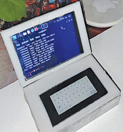 Make Smallest Touchscreen Raspberry Pi Laptop with E ink Display