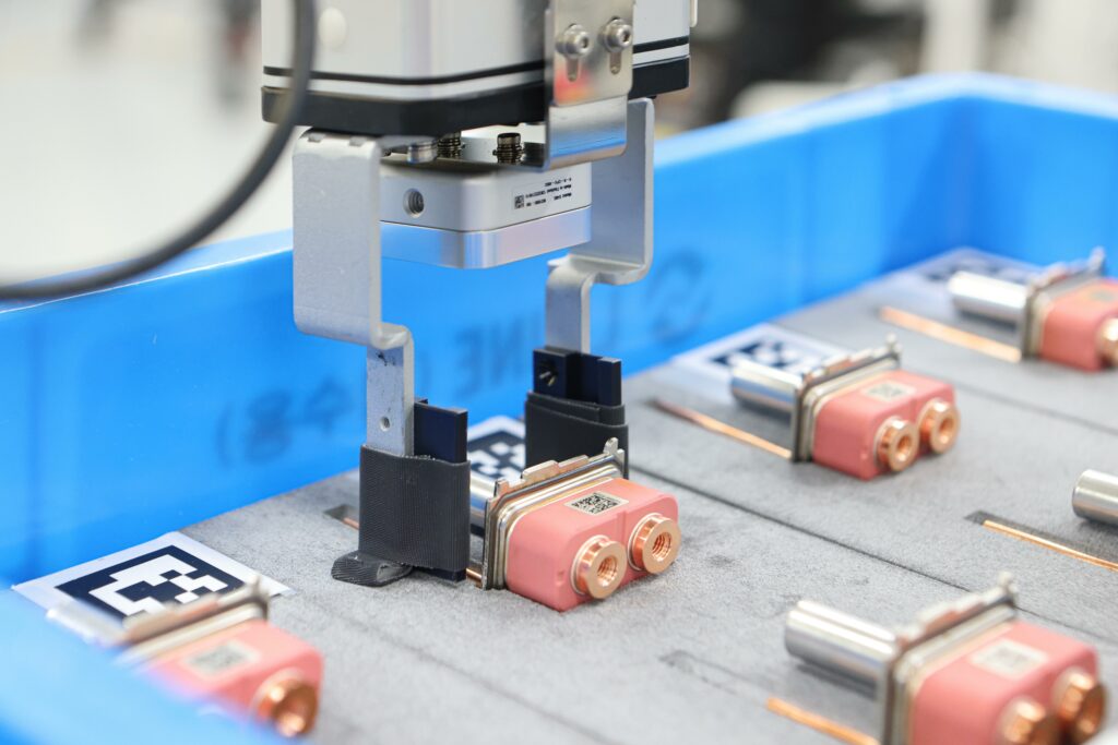 Can AI Make Robots Easier In Manufacturing?