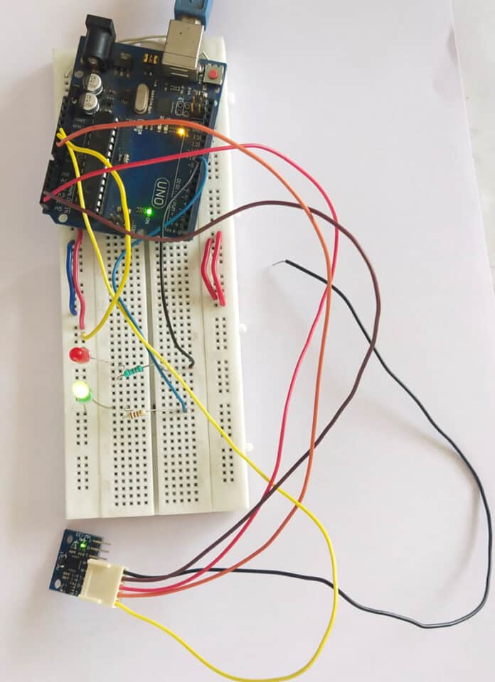 Automatic Vehicle Indicator Control with Arduino
