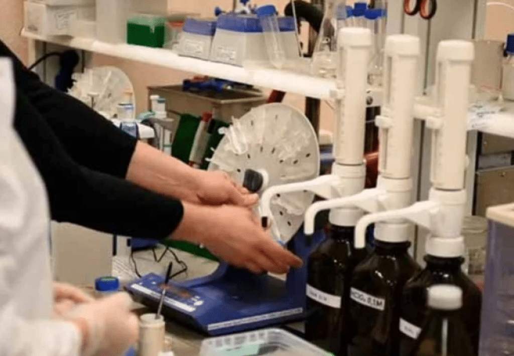 Autonomous Water Extractor For Arid Climates