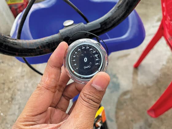Building Smallest GPS based Speedometer with IoT Capabilty