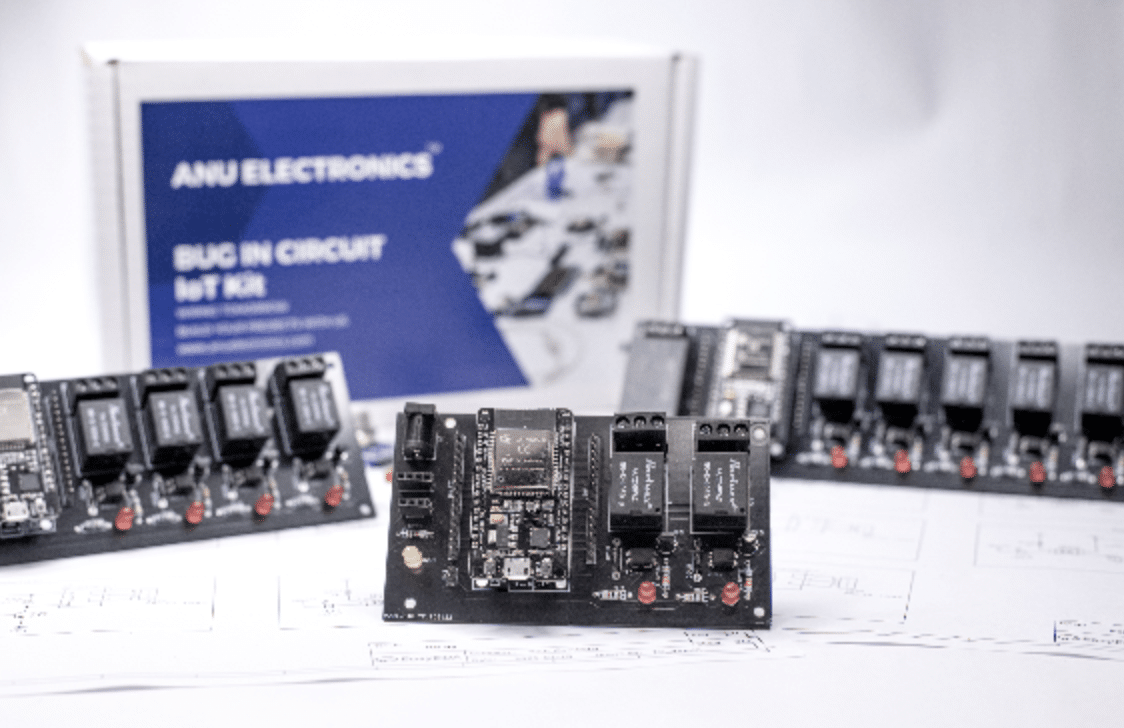 IoT Relay Kit With Built-In Debugging Task