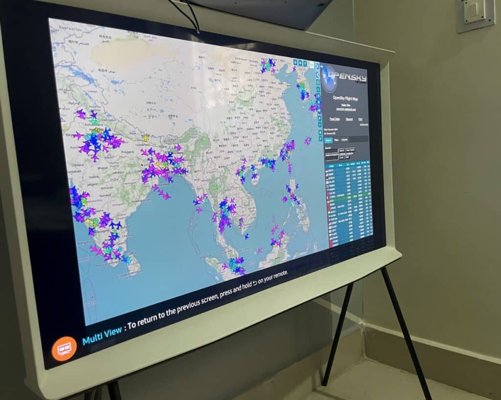 DIY Raspberry Pi Flight Tracker: Step-by-Step Guide