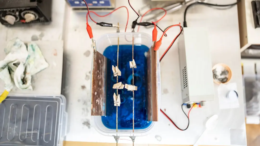 Thermal Sponge Battery Reduces Cooling Loads