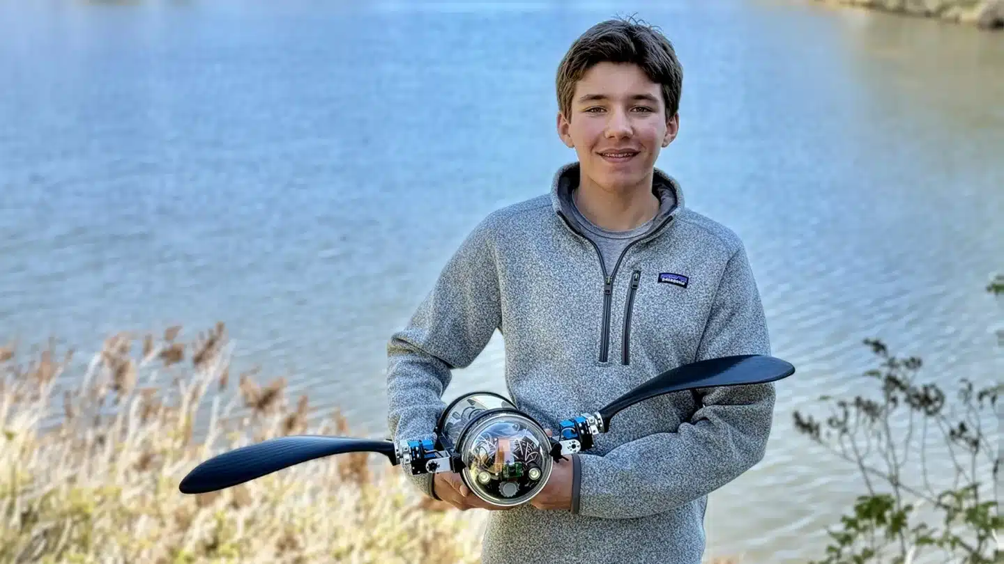 Student Builds Bionic Ocean Monitoring Turtle - Electronics For You