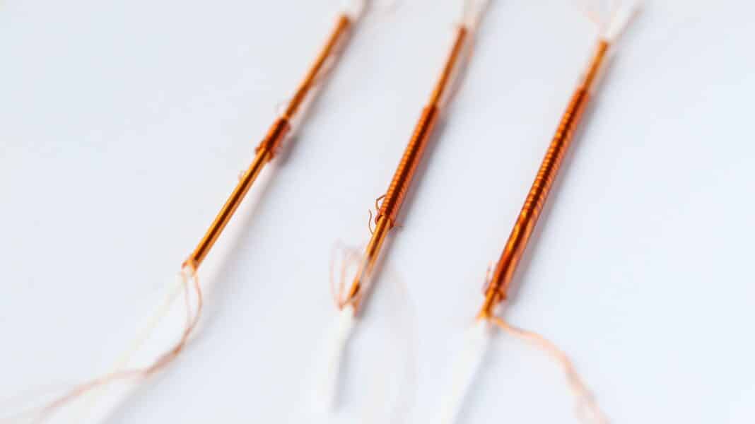 This Thread-Thin Motor Lifts A Chocolate Bar